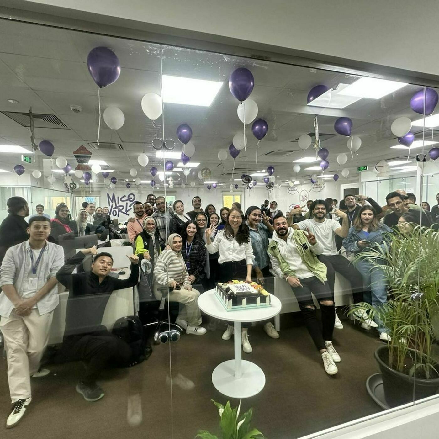 晚点聊 LateTalk 70: 开始第三个一千零一夜，与米可世界 Emily 聊中东出海 6 年